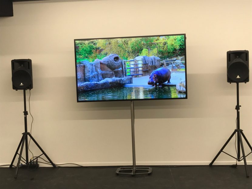 Samsung 82 inch LED scherm - Beamerhuren.nl